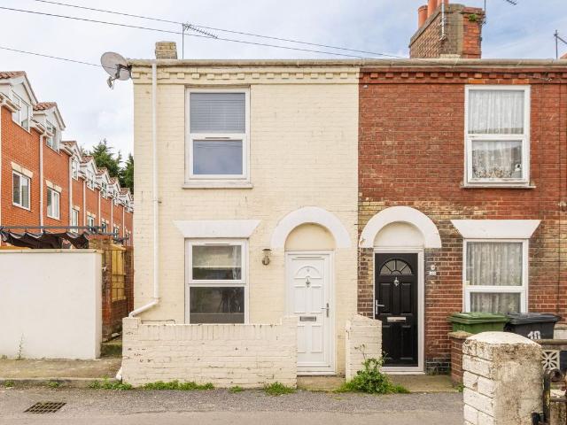 School Road, Great Yarmouth NR30, 2 bed end terrace house to rent, £800 pcm | PrimeLocation