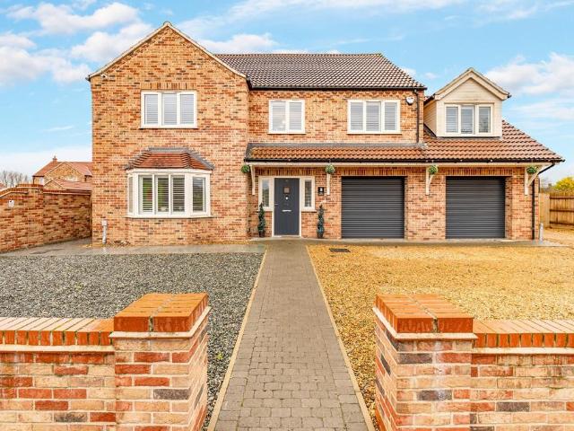 School Road, Marshland St. James. 5 bed detached house to rent £2,400 pcm £554 pw