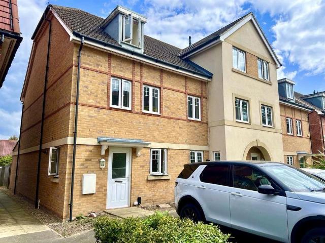 Schoolgate Drive, Morden 3 bed townhouse to rent £2,750 pcm £635 pw