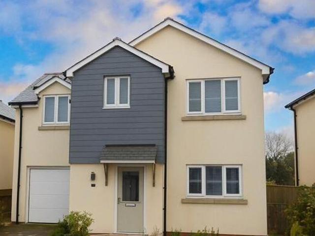 Schoolhayes, Cross Roads, 4 Bedroom Detached