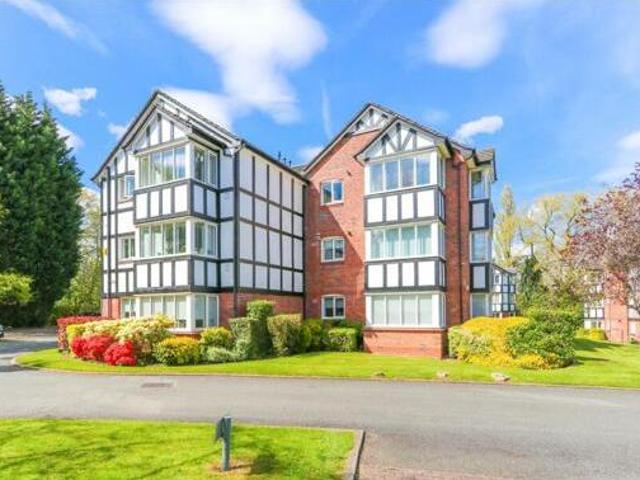Schools Hill, Cheadle, 2 Bedroom Penthouse