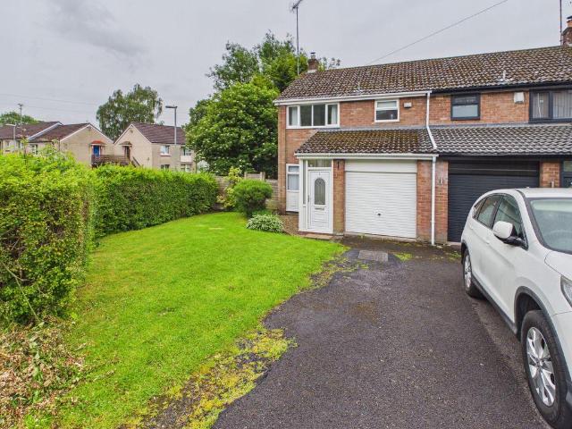 Schoolside Lane, Manchester 3 bed semi detached house to rent £1,395 pcm £322 pw
