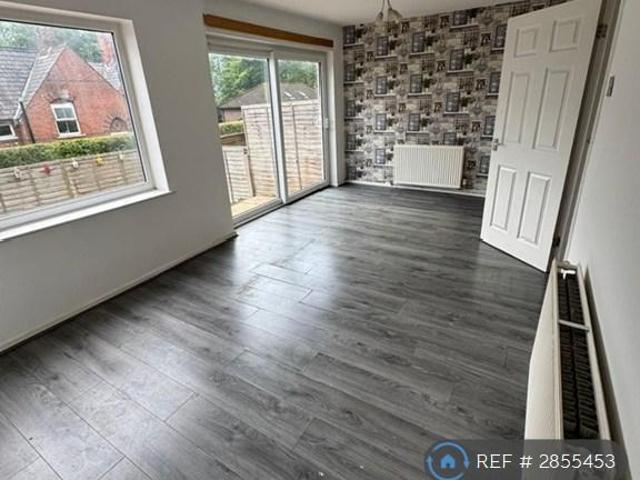 Schoolside Lane, Manchester, M24 3 bed terraced house to rent £1,195 pcm £276 pw