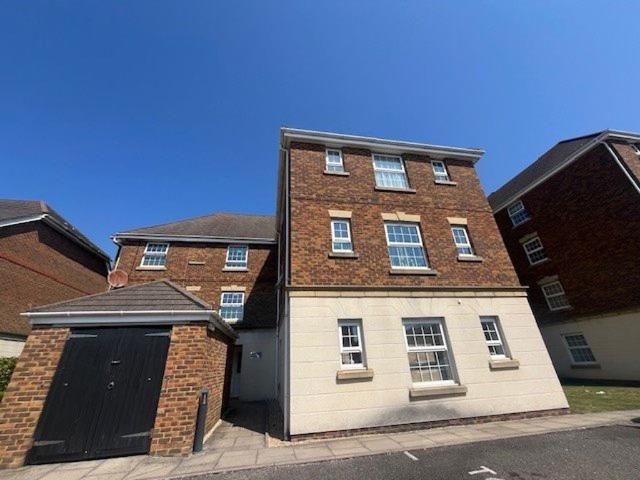 Scholars Walk, Bexhill On Sea TN39, 1 bed flat to rent, £850 pcm | PrimeLocation
