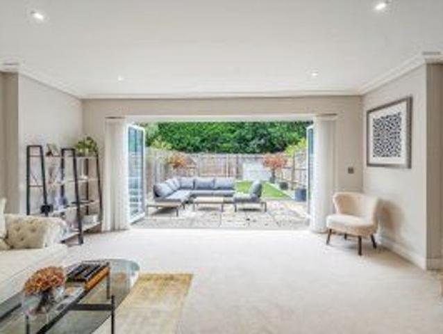 Scholars Walk, Gerrards Cross, Buckinghamshire SL9, 3 bed detached house to rent, £3,500 pcm | PrimeLocation