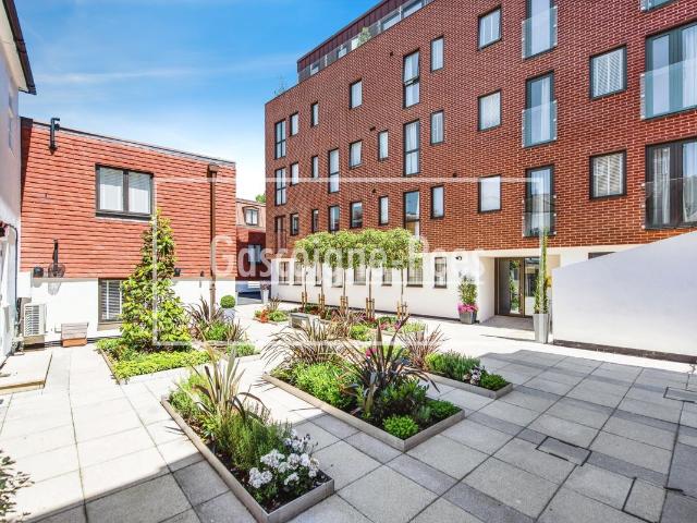 Scholars Court, Guildford GU1, 1 bed flat to rent, £1,450 pcm | PrimeLocation