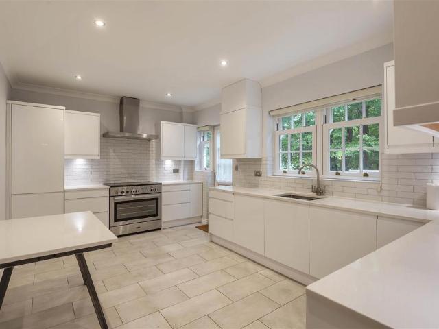 Scholars Mews, Welwyn Garden City 3 bed end of terrace house to rent £2,800 pcm £646 pw