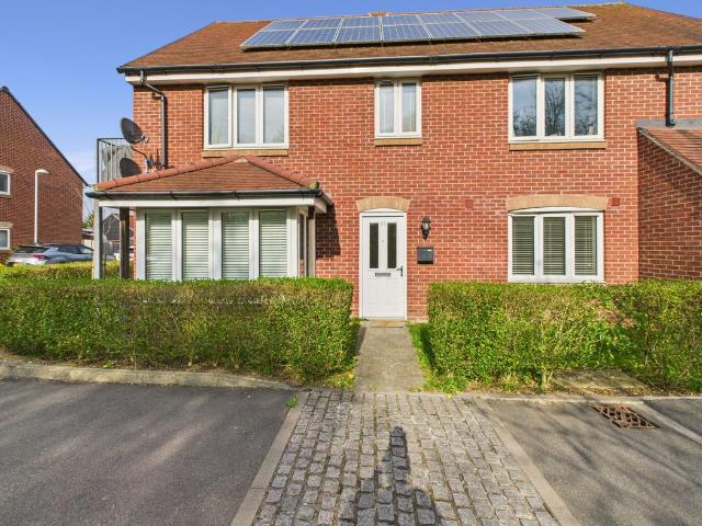 Scholars Rise, Stokenchurch, Buckinghamshire HP14, 2 bed maisonette to rent, £1,250 pcm | PrimeLocation