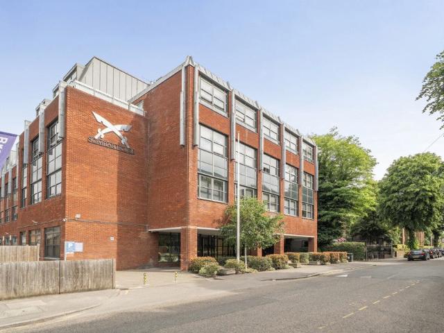 Scimitar House, 23 Eastern Road, Romford RM1, Studio to rent, £1,600 pcm | PrimeLocation