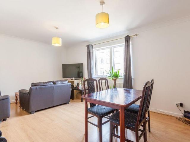 Sclater Street, Shoreditch, London, E1 1 bed flat to rent £2,400 pcm £554 pw