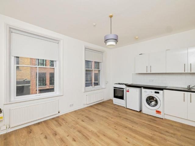 Scrutton Street, Shoreditch, London. 1 bed apartment to rent £1,800 pcm £415 pw