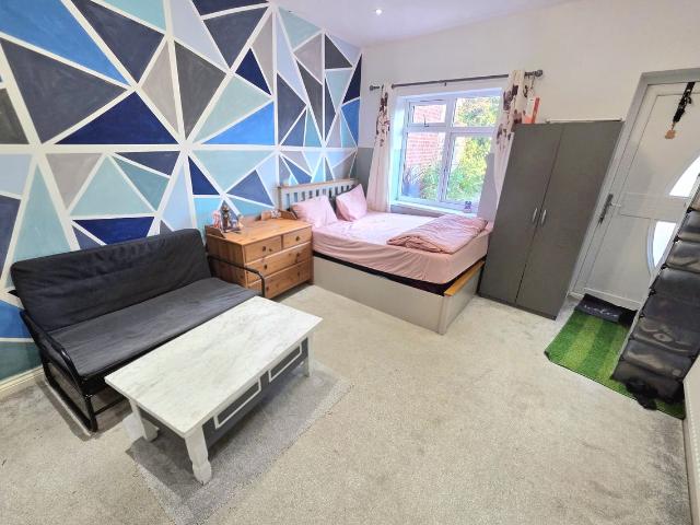 Scraptoft Lane, Leicester LE5, Studio to rent, £750 pcm | PrimeLocation