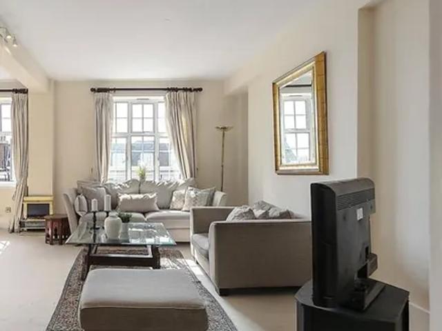 Screwfix, 348 352 Kensington High Street, London, W14 8NN, United Kingdom | 2 bed apartment for rent #167083879 | Rentberry