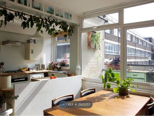 Scriven Court, London E8, 4 bed maisonette to rent, £3,500 pcm | PrimeLocation