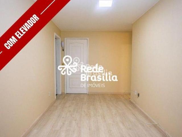 SCRN 710/711 Apartamento com 2 quartos 1 suíte elevador aceita financiamento Asa Norte