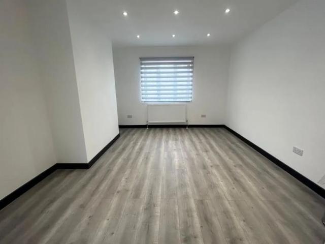 Scrooby Road, Bircotes, DONCASTER