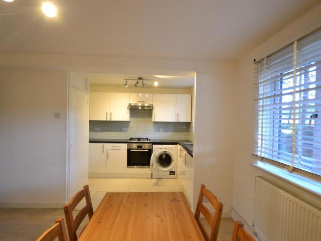 Samuel Close, New Cross, SE14 1 bed flat to rent £1,630 pcm £376 pw