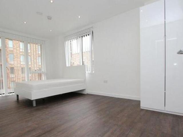 Samuel Building, Frobisher Yard, House Share For