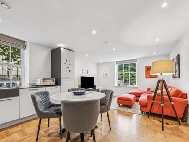 Samuel Square, London, 2 Bedroom Flat