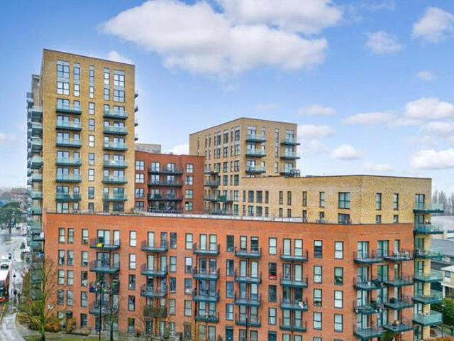 Samuelson House, Middlesex, 2 Bedroom Flat