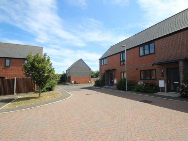 Sam Close, South Petherton TA13 3 bed semi detached house to rent £1,395 pcm £322 pw