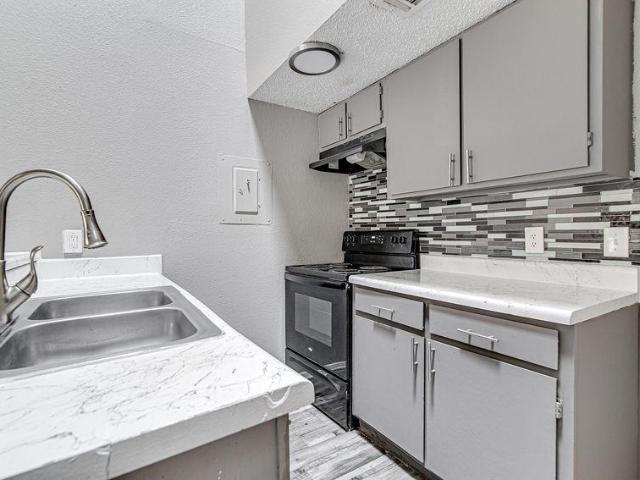 Sam Maverick Apartments 1 Bedroom Apartment for Rent at 711 Grand Ct, Arlington, TX 76013