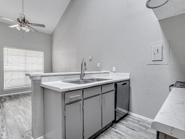 Sam Maverick Apartments 1 Bedroom Apartment for Rent at 711 Grand Ct, Arlington, TX 76013