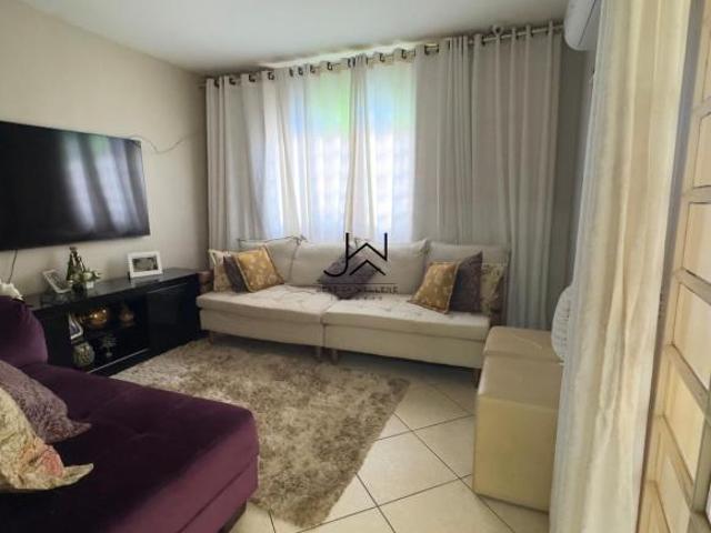 SAMAMBAIA NORTE QR 406 SOBRADO 04 QUARTOS 03 VAGAS ÓTIMA LOCALIZAÇÃO
