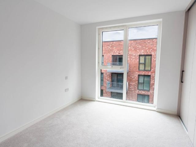 Samara Drive, Southall UB1, 2 bed flat to rent, £2,200 pcm | PrimeLocation
