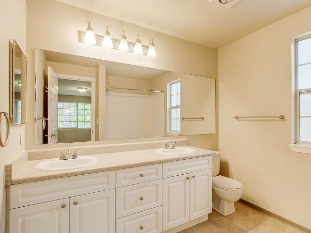 Sammamish View 2 Bedroom Apartment for Rent at 16160 Se Eastgate Way, Bellevue, WA 98008 Eastgate
