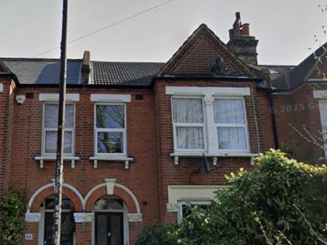 Samos Road, London 3 bed flat to rent £2,200 pcm £508 pw