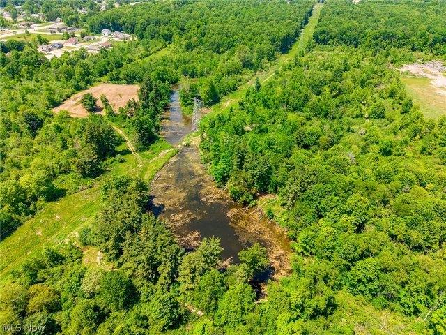 Sampson Dr, Youngstown, OH 44505