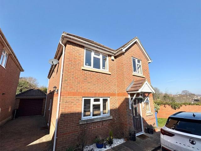 Samson Close, Aldershot, Hampshire GU11, 4 bed detached house to rent, £2,200 pcm | PrimeLocation