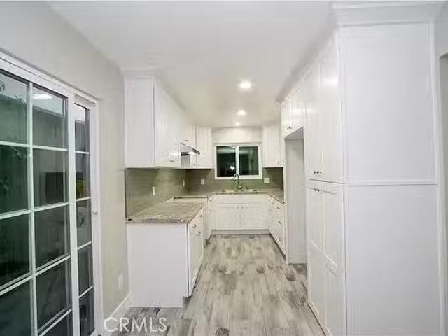 Santa Ana, CUDAHY, CA 90201