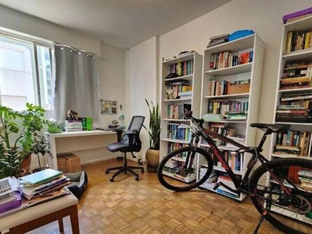 Santa Cecília – Apartamento Residencial de 65m² com 2 Dormitórios, 1 Banheiro e 1 Vaga de Garagem