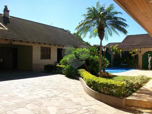 Santa Felicidade Casa Mobiliada com 4 suites Piscina Terreno com 3296m²