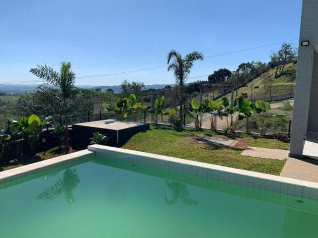 Santa Maria do Laranjal Casa à venda no bairro Rio Abaixo Atibaia/SP