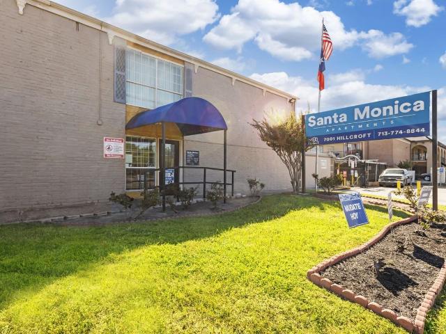 Santa Monica 1 Bedroom Apartment for Rent at 7001 Hillcroft Ave, Houston, TX 77081 Gulfton