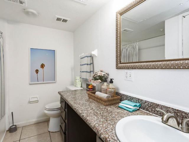 Santa Monica 1 Bedroom Apartment for Rent at 7001 Hillcroft Ave, Houston, TX 77081 Gulfton