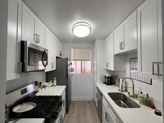 Santa Monica Room Available July 1st!