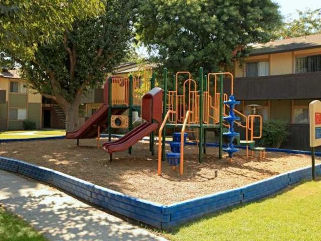 Santa Rosa 2 Bedroom Apartment for Rent at 901 W Columbus St, Bakersfield, CA 93301 Homaker Park