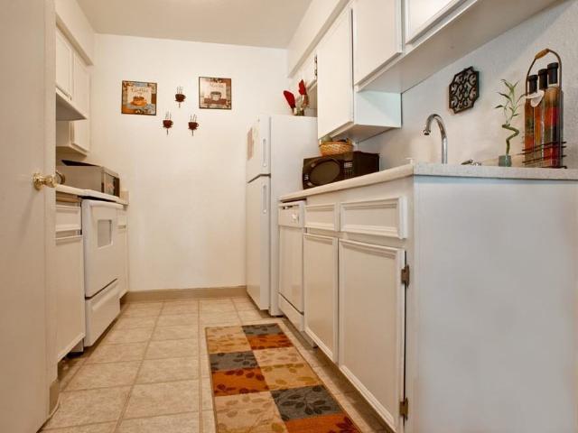 Santa Rosa 2 Bedroom Apartment for Rent at 901 W Columbus St, Bakersfield, CA 93301 Homaker Park