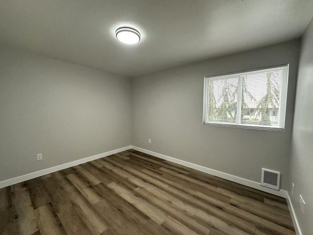 San Juan 16 Unit 2 Bedroom Apartment for Rent at 4230 Hoyt Ave, Everett, WA 98203 Glacier View