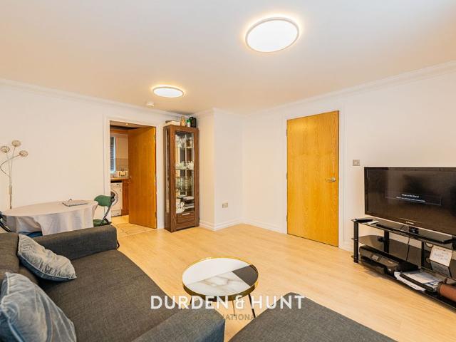 San Luis Drive, Chafford Hundred, RM16