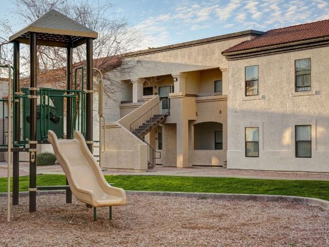 San Martin Apartments 2 Bedroom Apartment for Rent at 6802 N 67th Ave, Glendale, AZ 85301