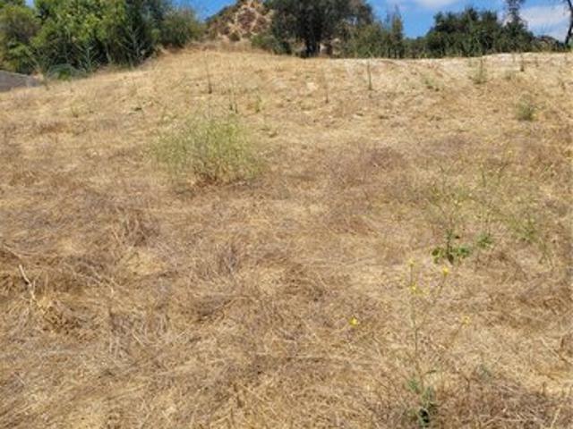 San Martinez Rd, Val Verde, CA 91384