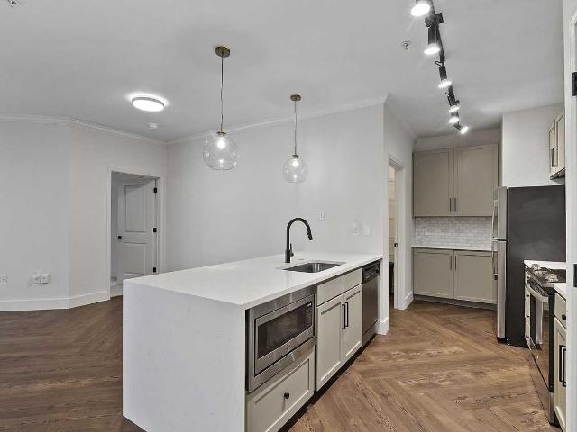 San Simeon 3 Bedroom Apartment for Rent at 2121 Allen Pkwy, Houston, TX 77019 Neartown Montrose