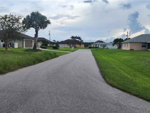 San Raphael Ave Port, North Port, FL 34287 | MLS #225069