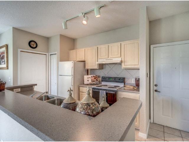 Sanctuary at Highland Oaks 4 Bedroom Apartment for Rent at 10246 Douglas Oaks Cir, Tampa, FL 33610