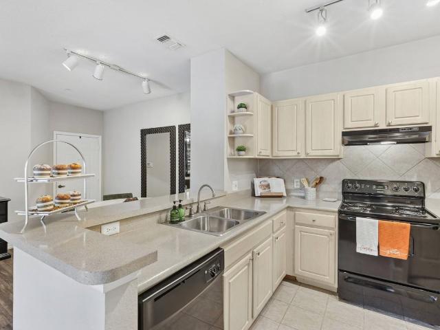 Sanctuary at Highland Oaks 2 Bedroom Apartment for Rent at 10246 Douglas Oaks Cir, Tampa, FL 33610
